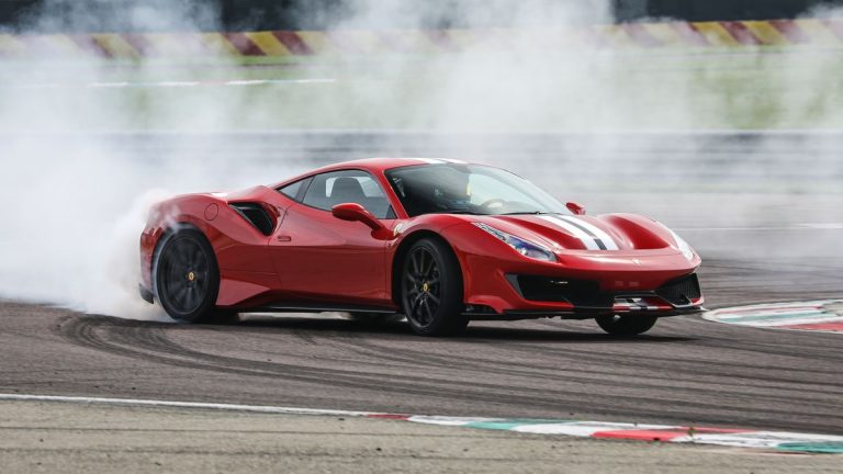 How Fast Is A Ferrari? - ExperienceFerrari