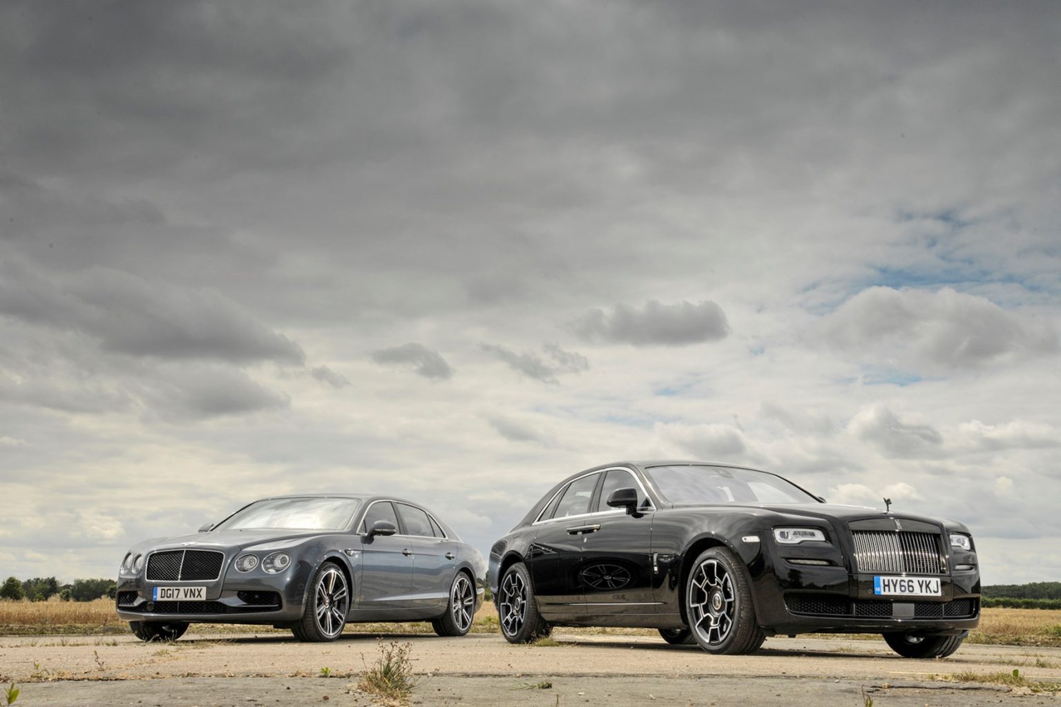 Rolls-Royce vs Bentley: Luxury Compared - ExperienceFerrari